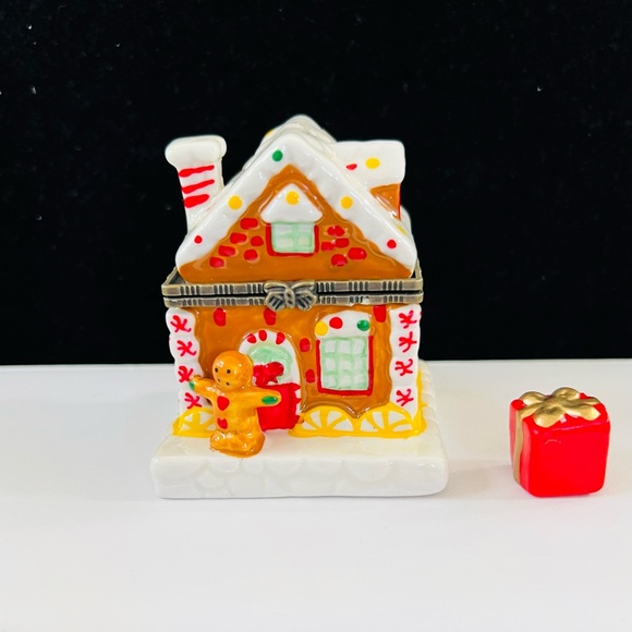 Holiday | Vintage Ceramic Gingerbread House Trinket Box | Poshmark